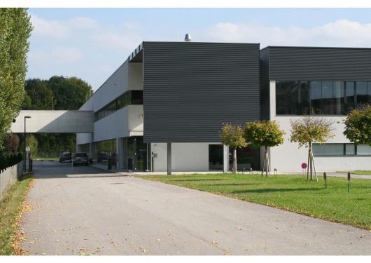 Innovative material, new design – the GFRP tension leaf spring | Mubea